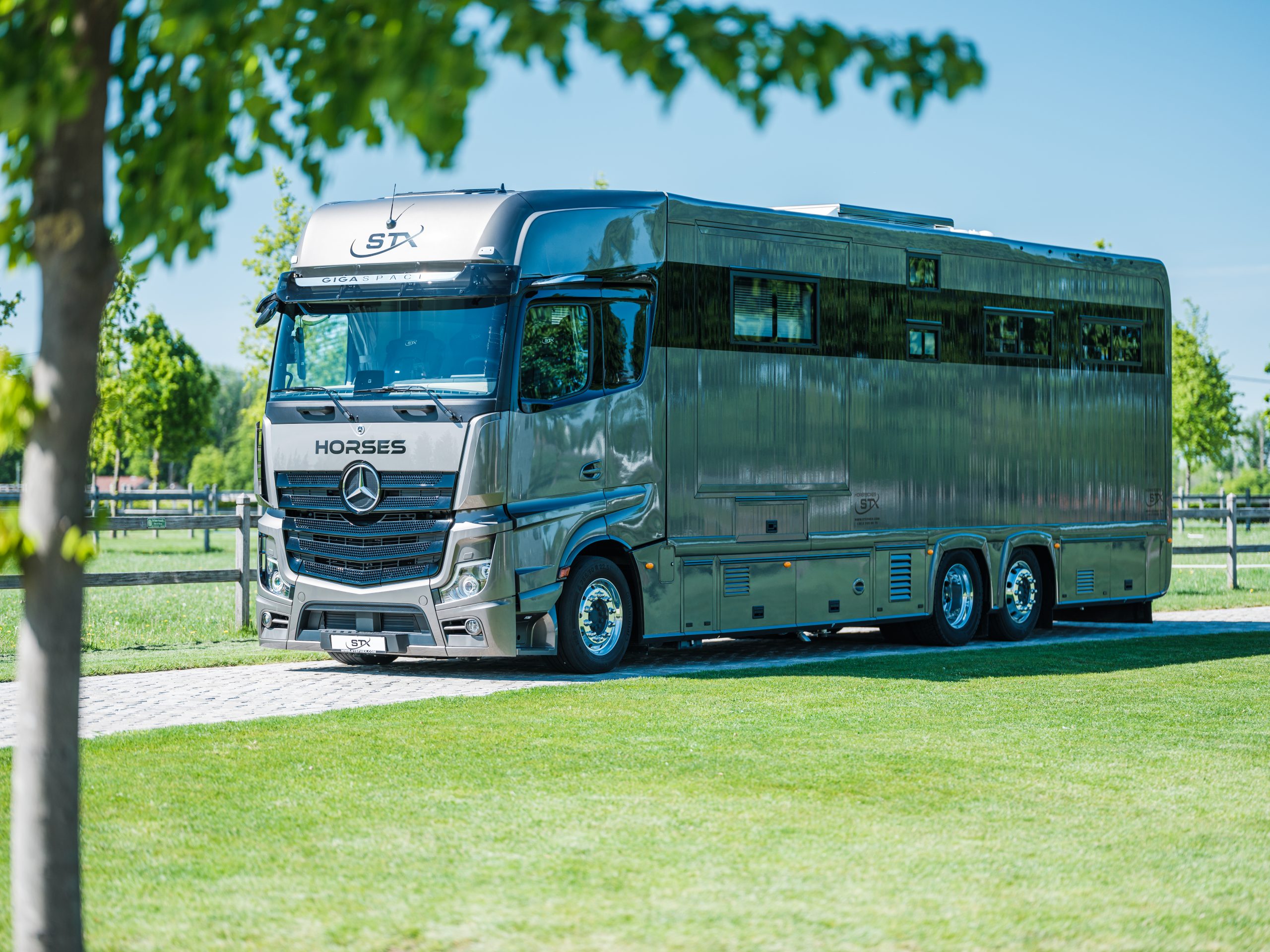 STX Mercedes Actros L - Stephex Horsetrucks