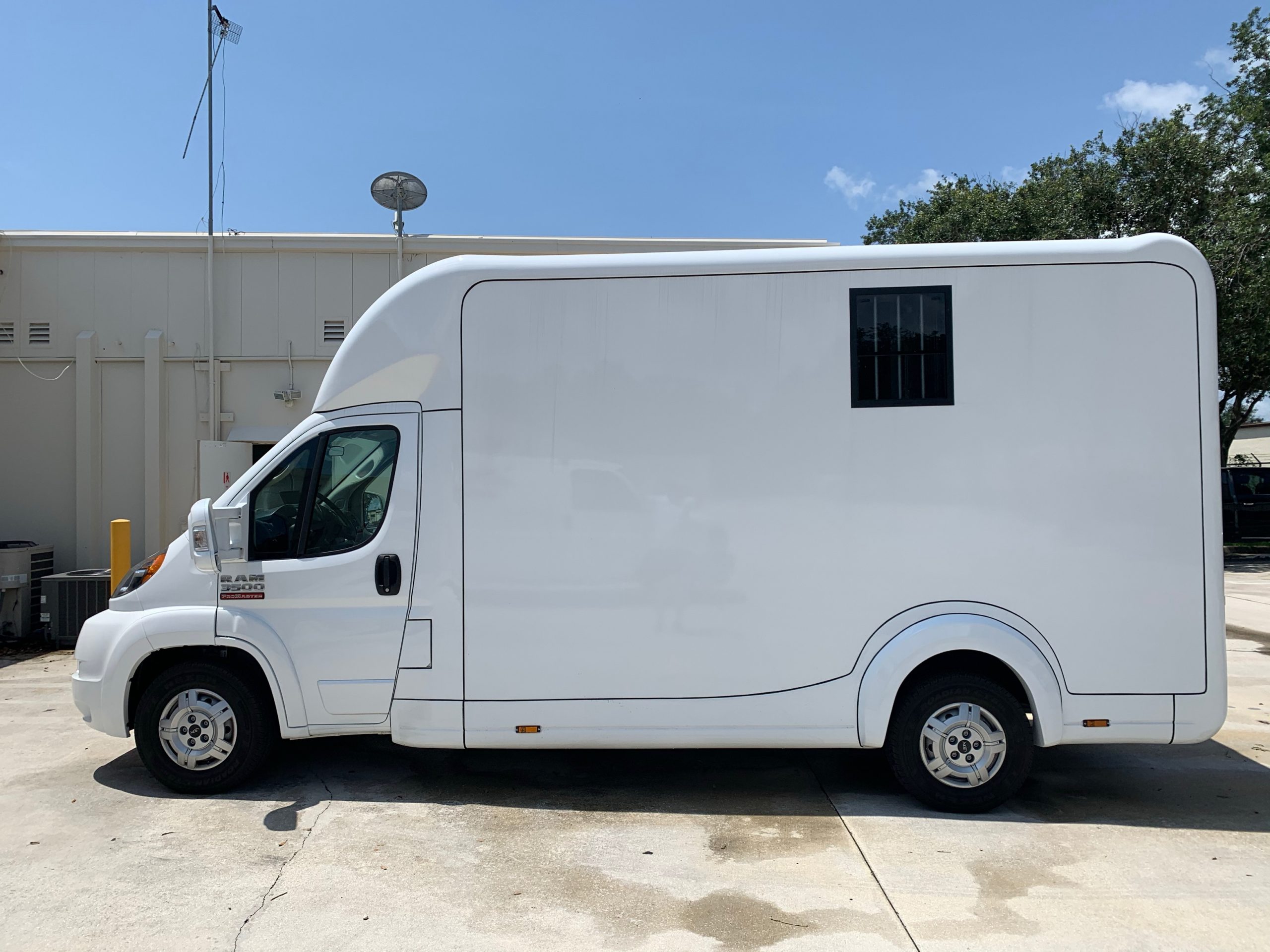STX Vans Ram - Stephex Horsetrucks