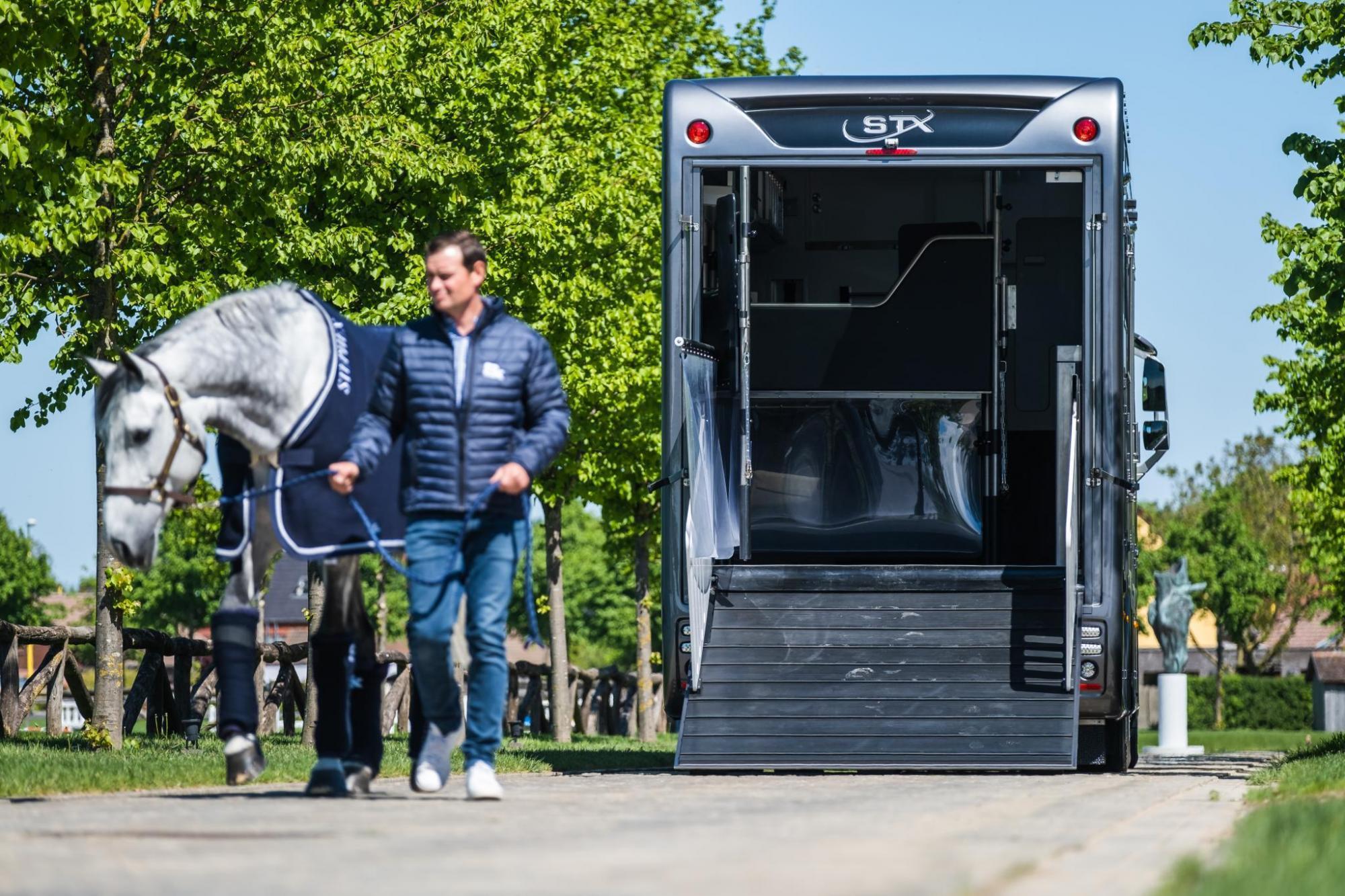 Our Happy Customers - Stephex Horsetrucks