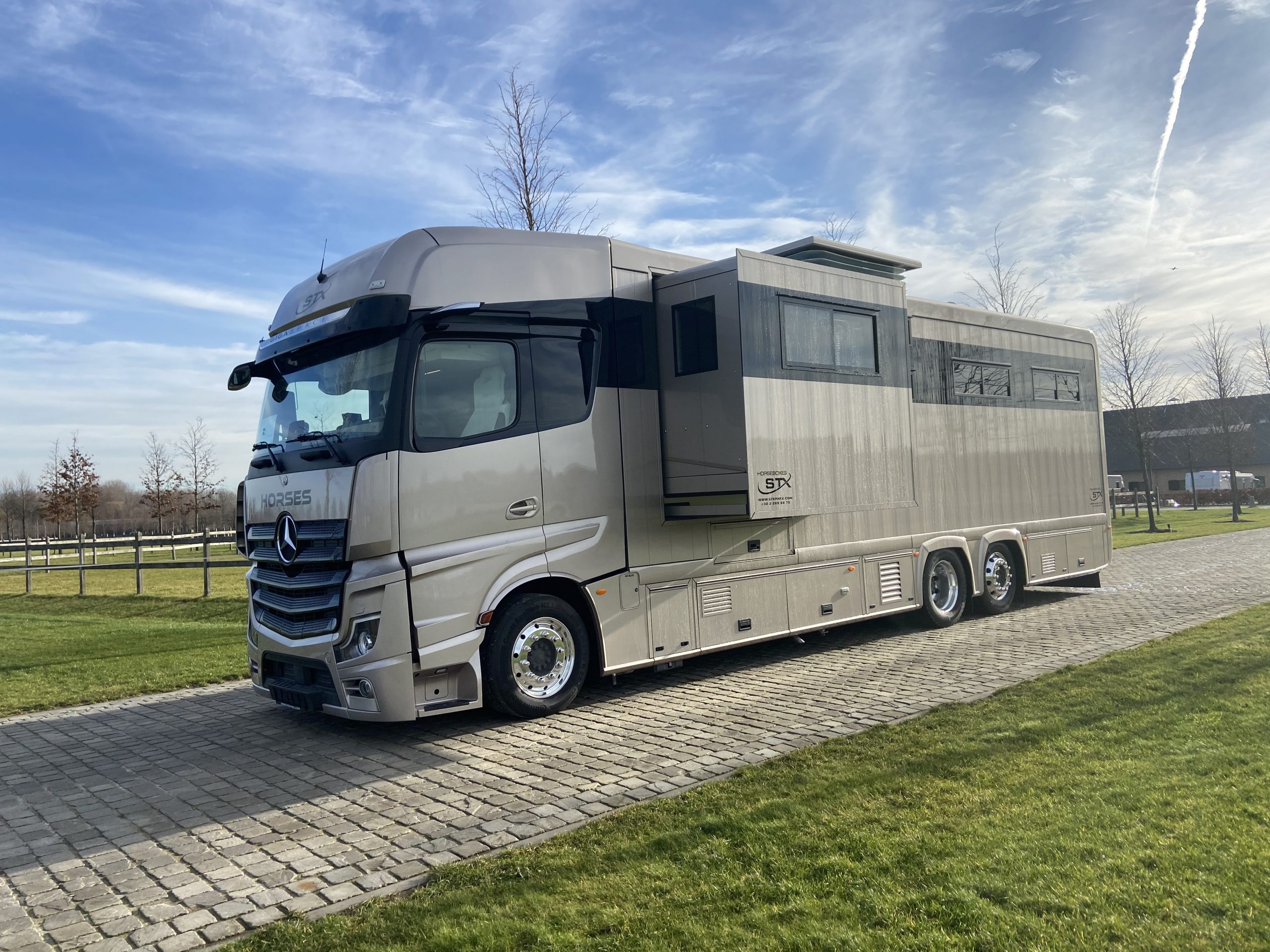 STX Horsebox Mercedes Actros L 2551 - Stephex Horsetrucks