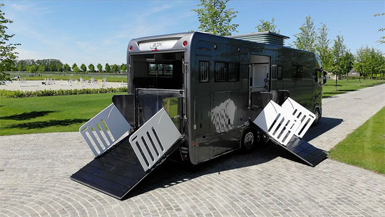 The Choice is Yours with Stephex Horsetrucks - Stephex Horsetrucks