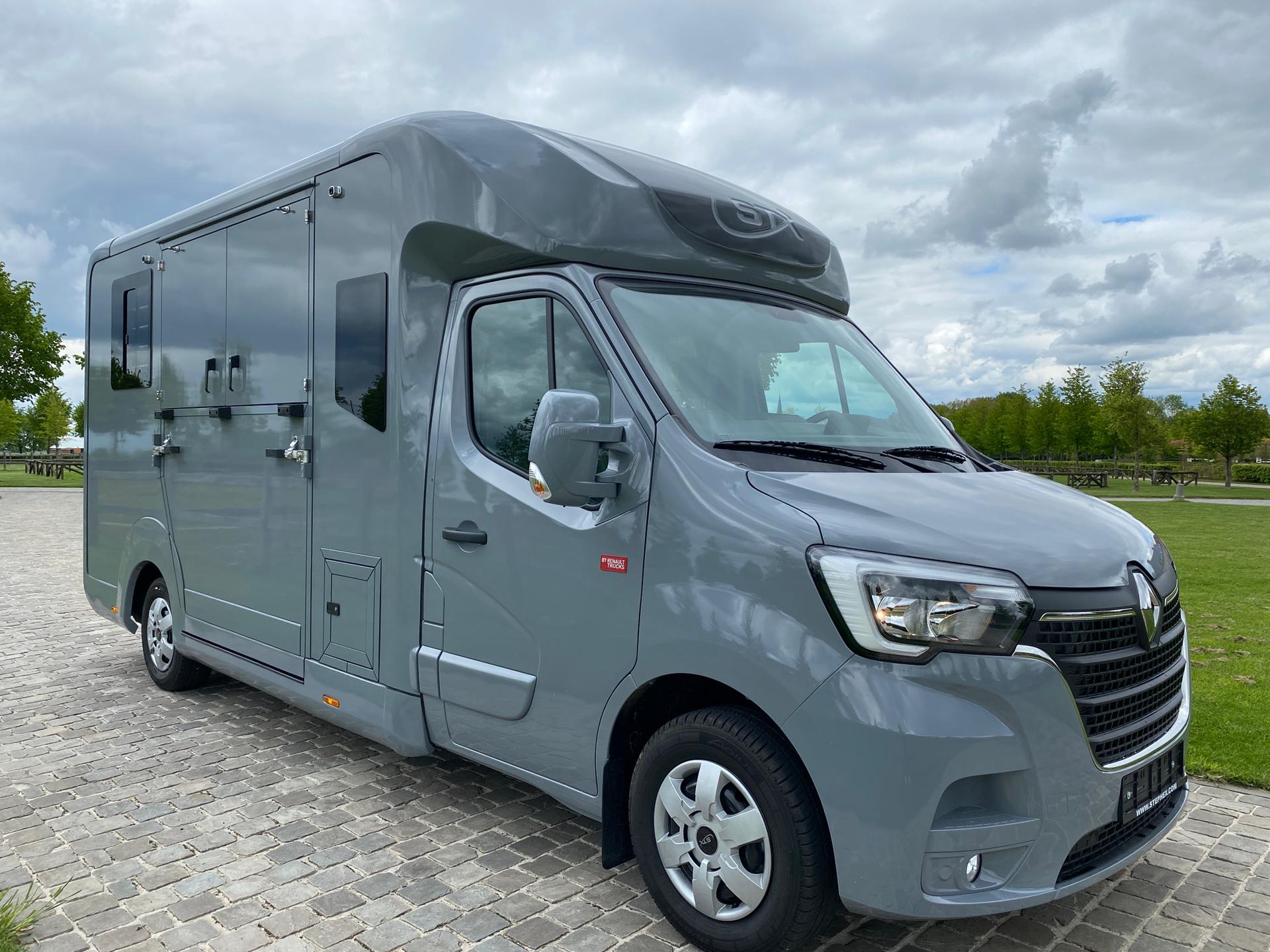 STX 2 HORSES Renault Master 165 - Stephex Horsetrucks