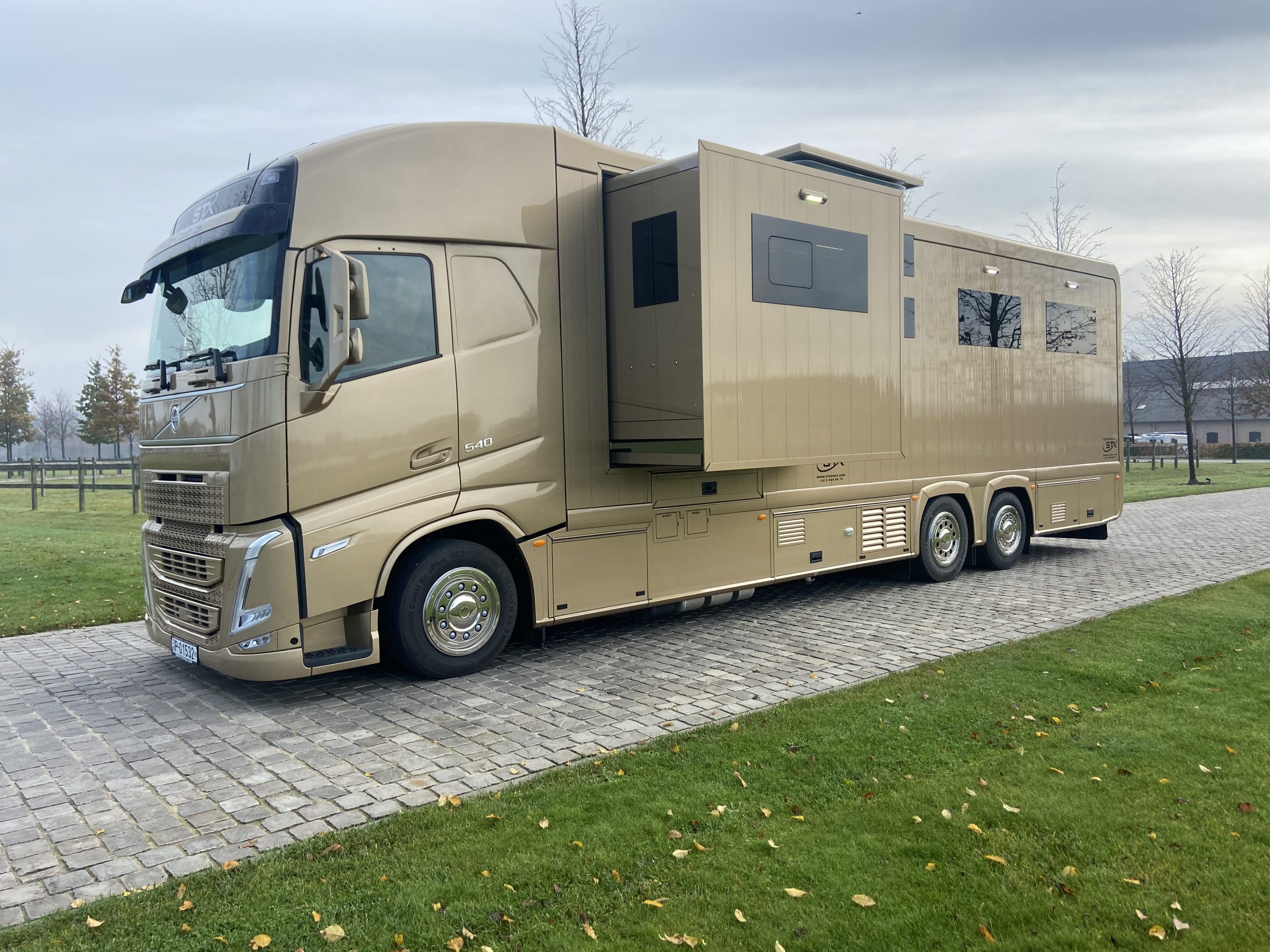 STX HORSEBOX Volvo FH 540 6 Horses - Stephex Horsetrucks