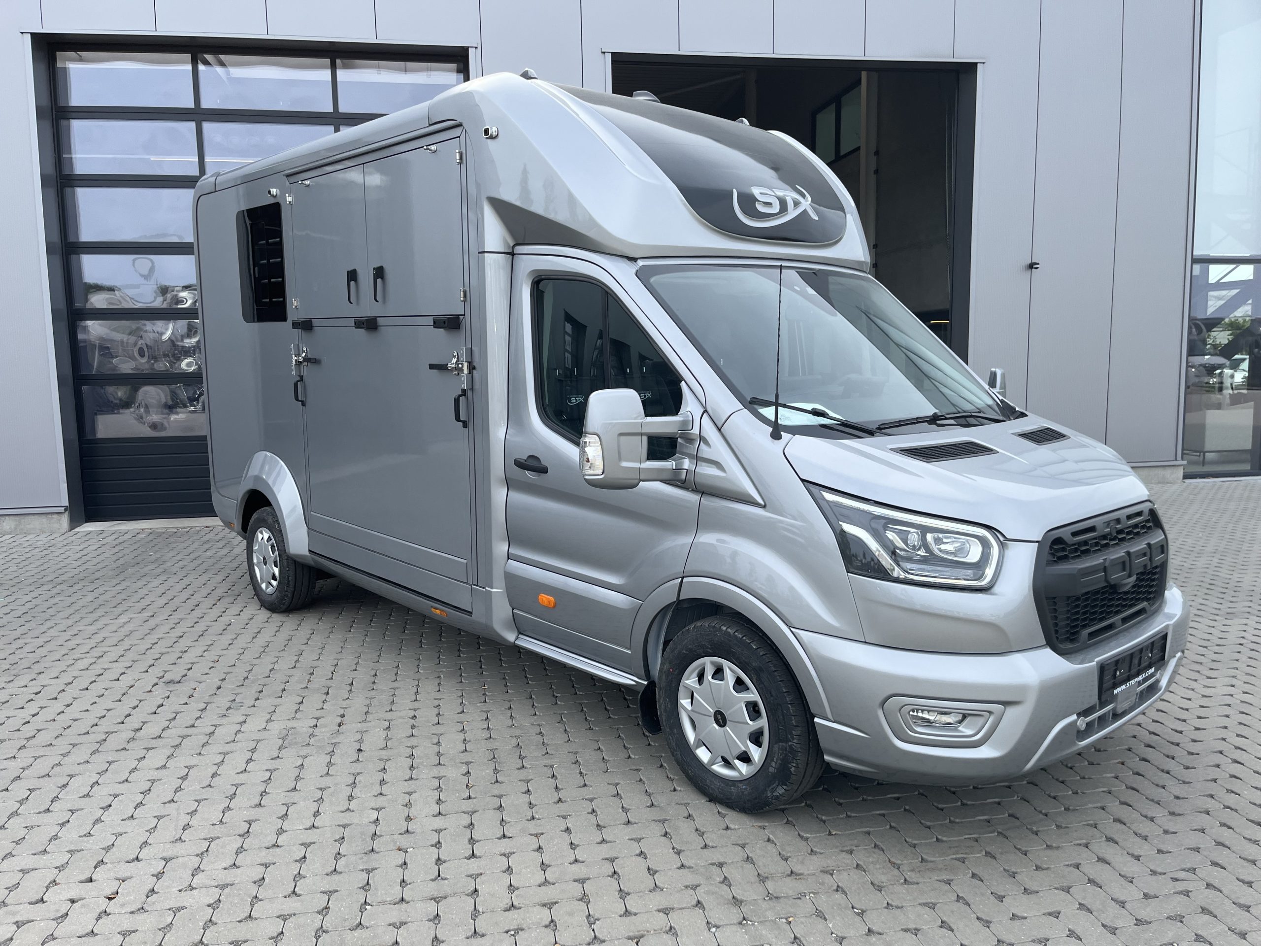 STX 2 HORSES FORD Transit 160 - Stephex Horsetrucks