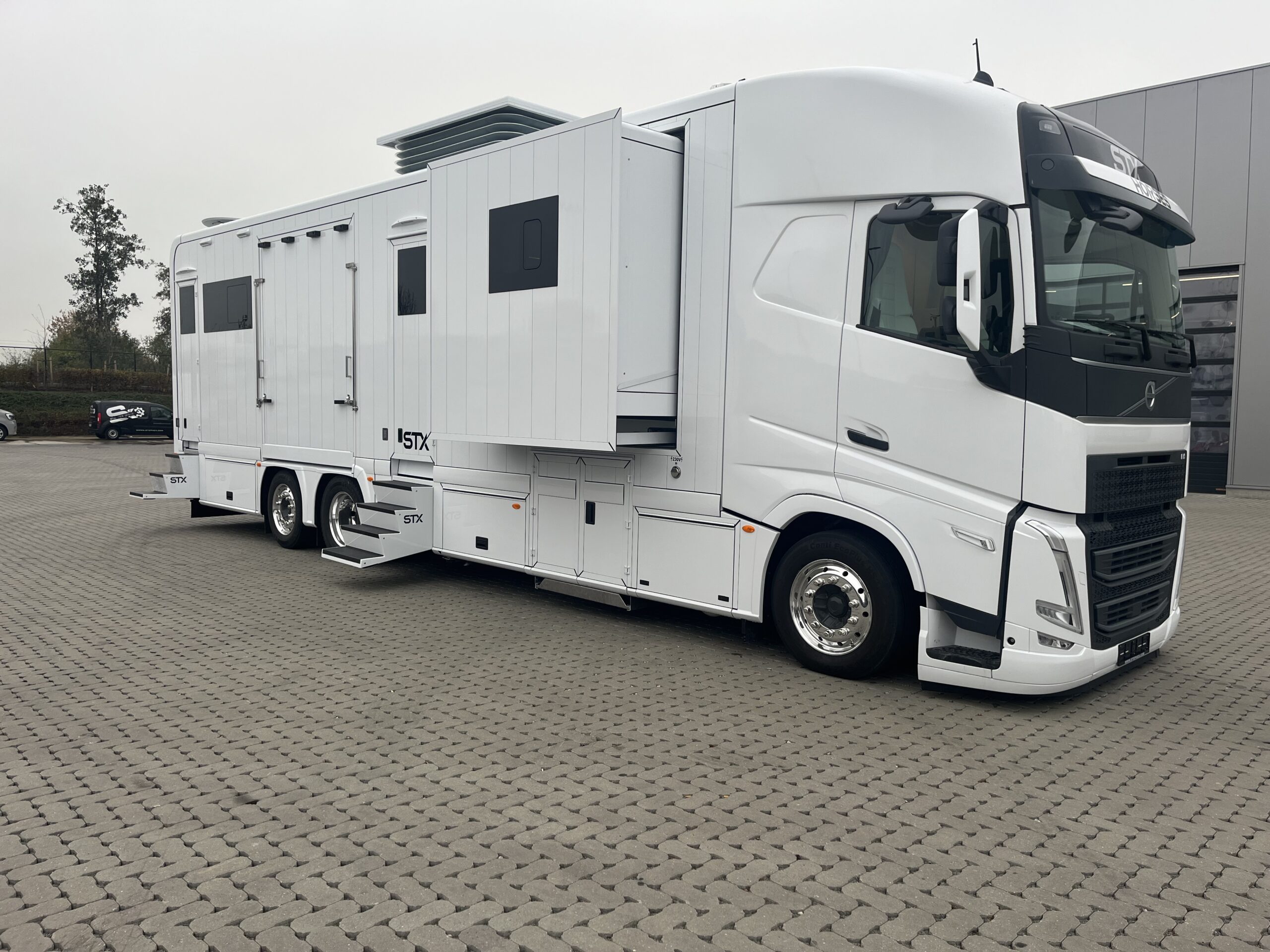 STX HORSEBOX Volvo FH 540 6 Horses - Stephex Horsetrucks