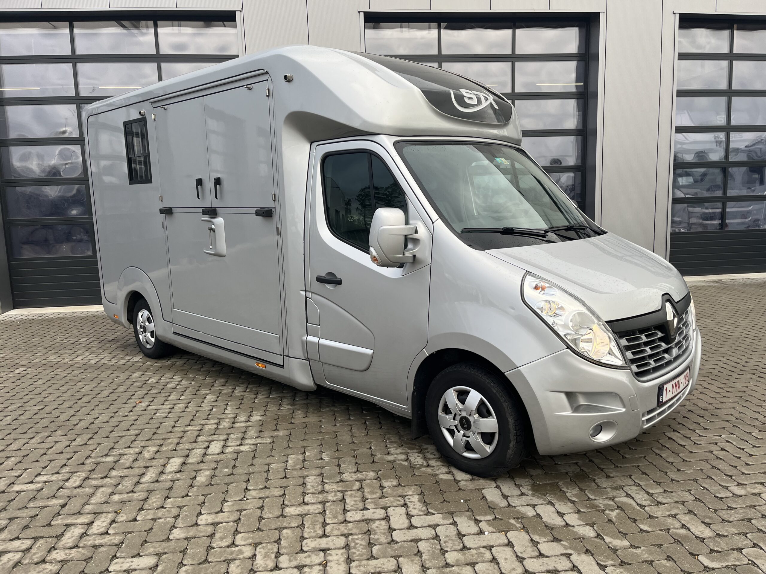 STX 2 HORSES Renault Master 170 - Stephex Horsetrucks