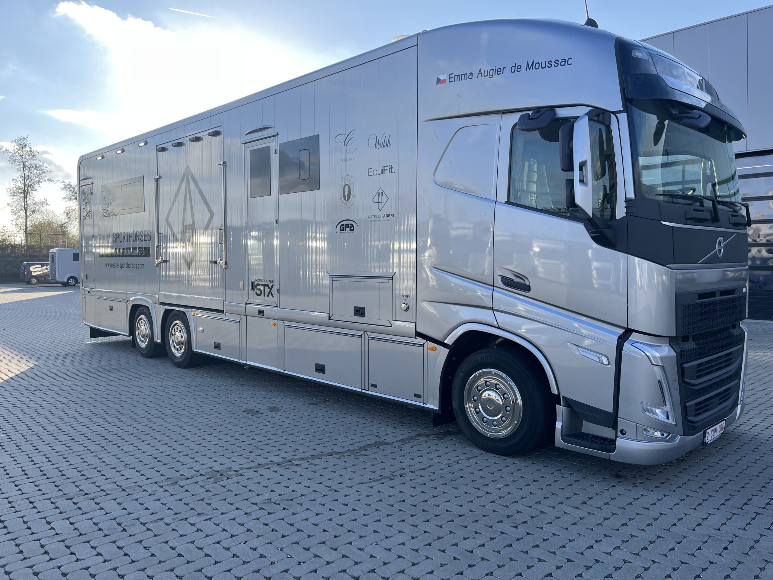 STX HORSEBOX Volvo FH 540 8 Horses - Stephex Horsetrucks