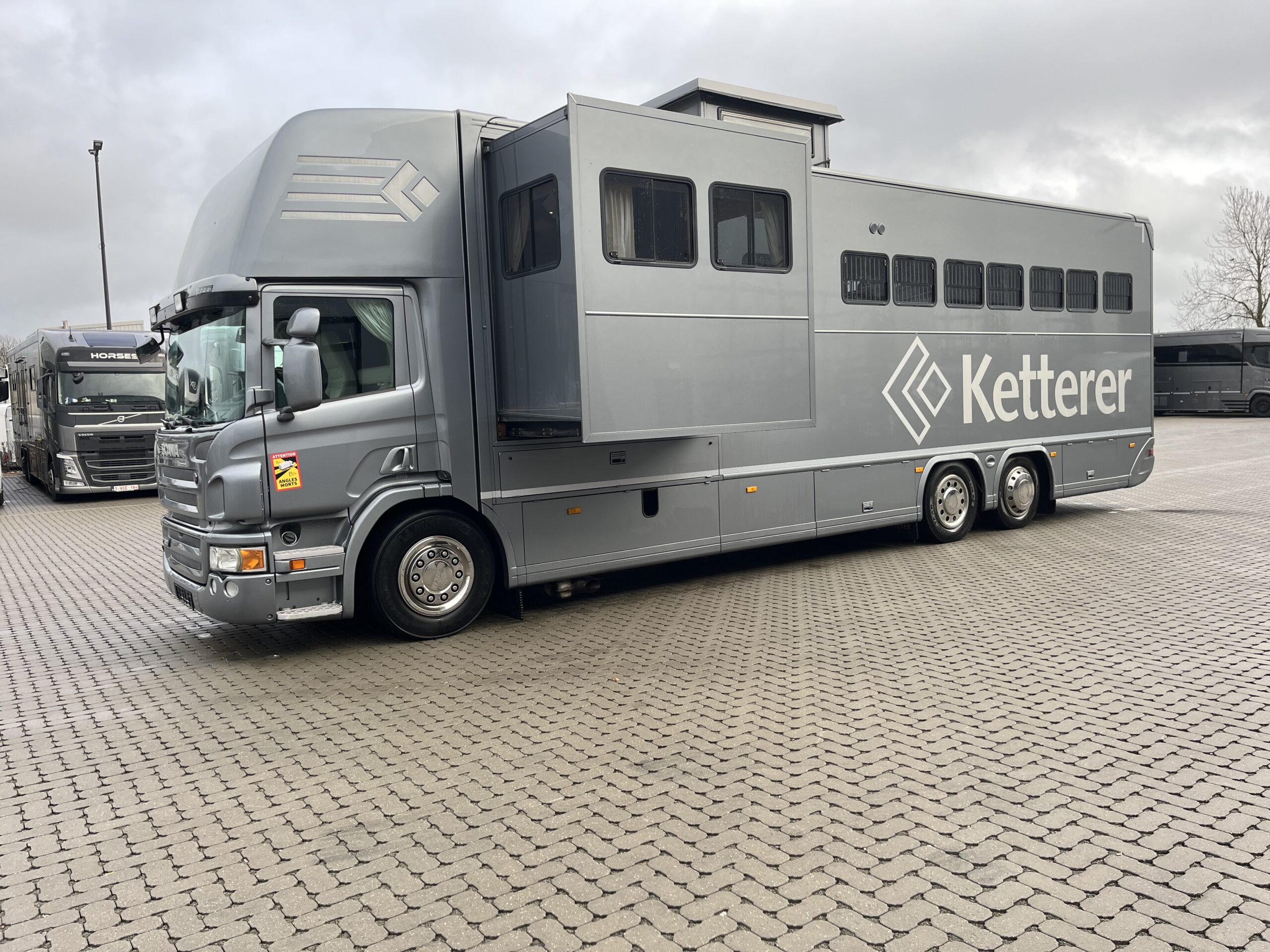 KETTERER Scania P 380 7 Horses - Stephex Horsetrucks