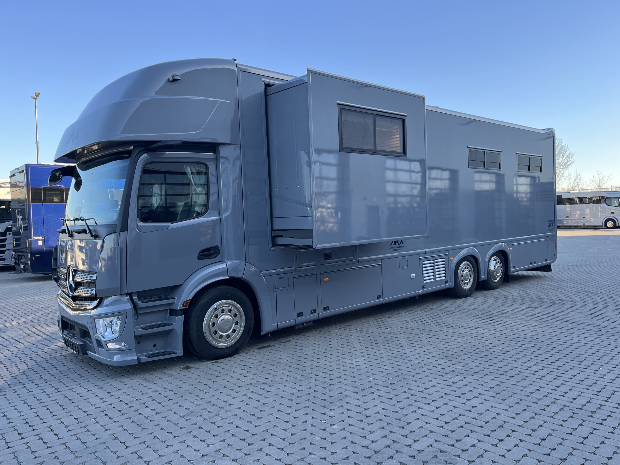 AKX HORSETRUCK Mercedes Actros S 2640 6 horses - Stephex Horsetrucks