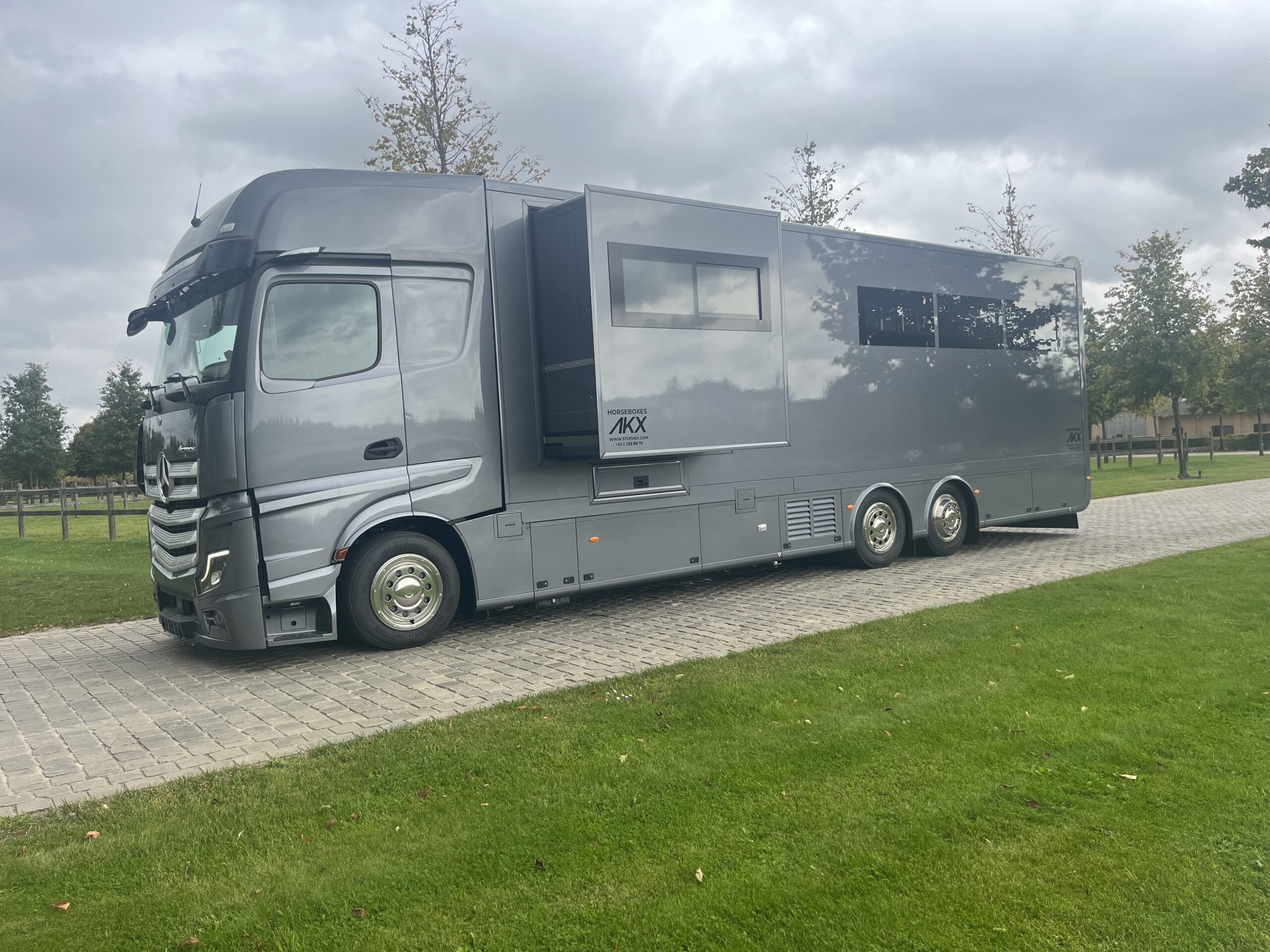 AKX HORSEBOX MB Actros L 2551 6 Horses - Stephex Horsetrucks