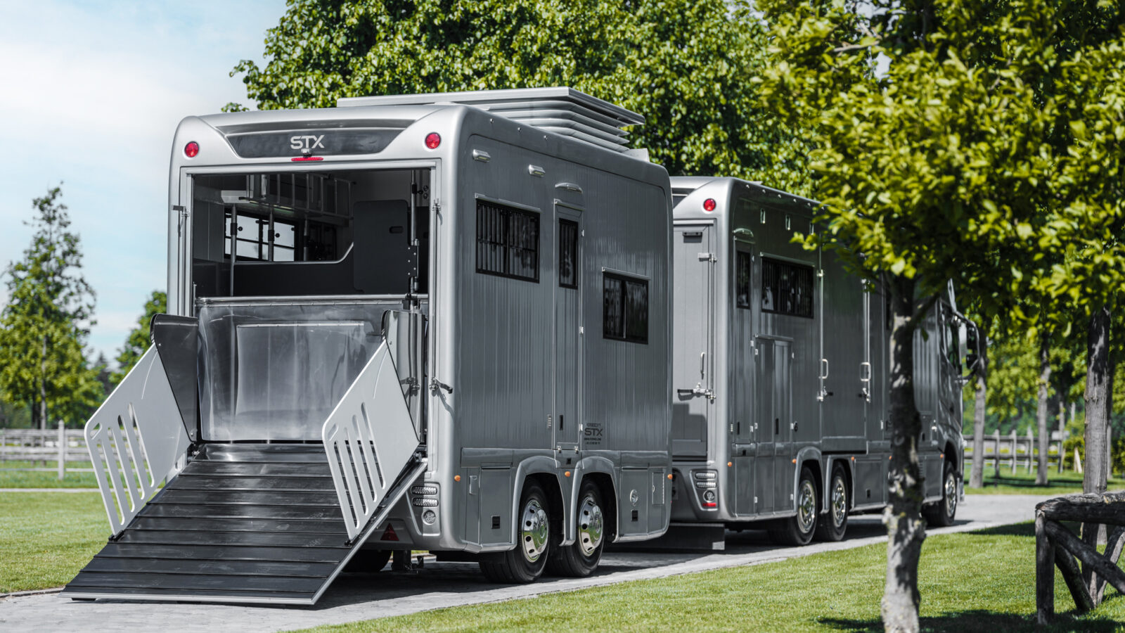 STX Heavy Trailer - Stephex Horsetrucks