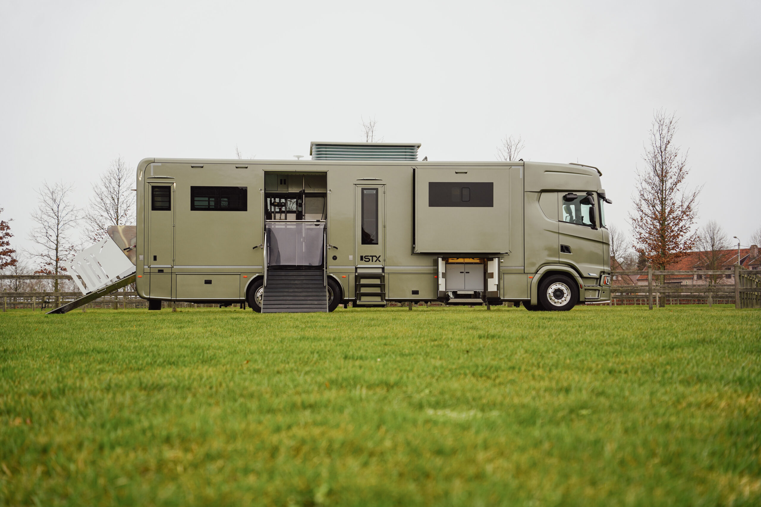 Organize Equipment: Storage Features in Your Horsetruck You Need to ...