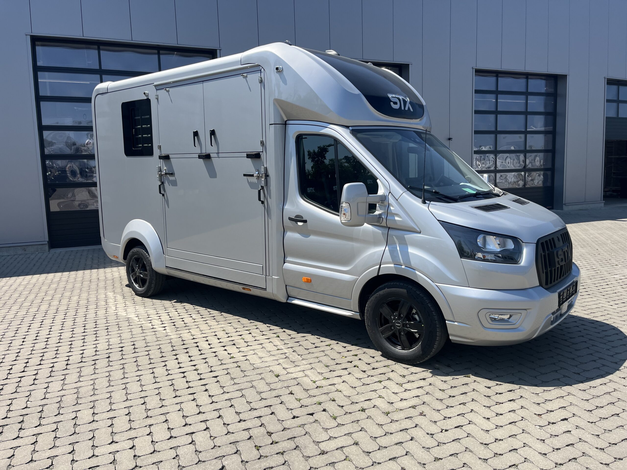 STX 2 HORSES Ford Transit 160 Automatic - Stephex Horsetrucks