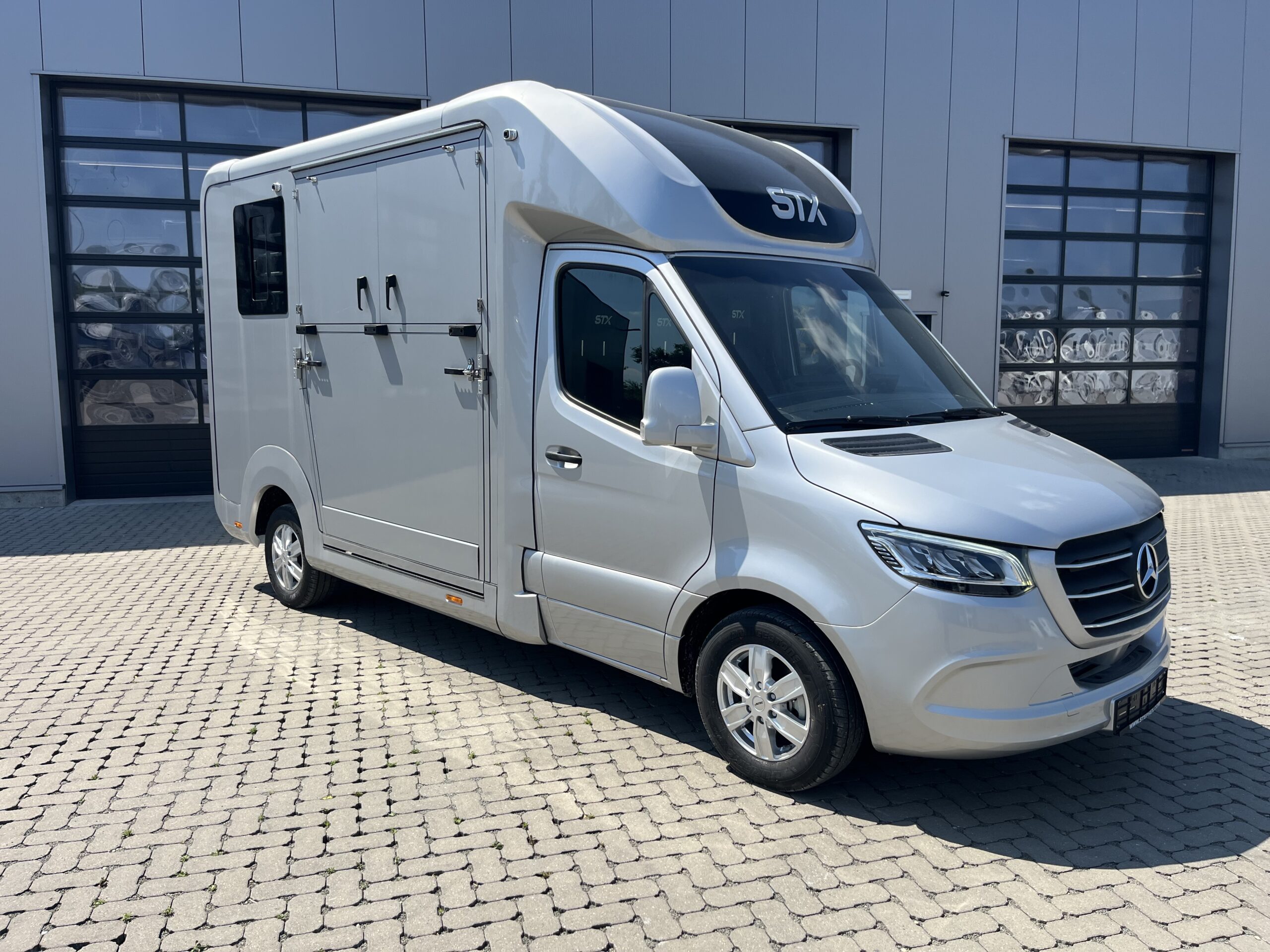 STX 2 HORSES Mercedes Benz Sprinter 150 - Stephex Horsetrucks