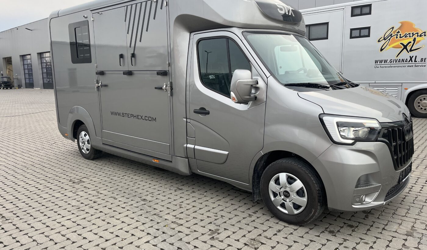 STX 2 HORSES Renault Master 165 - Stephex Horsetrucks
