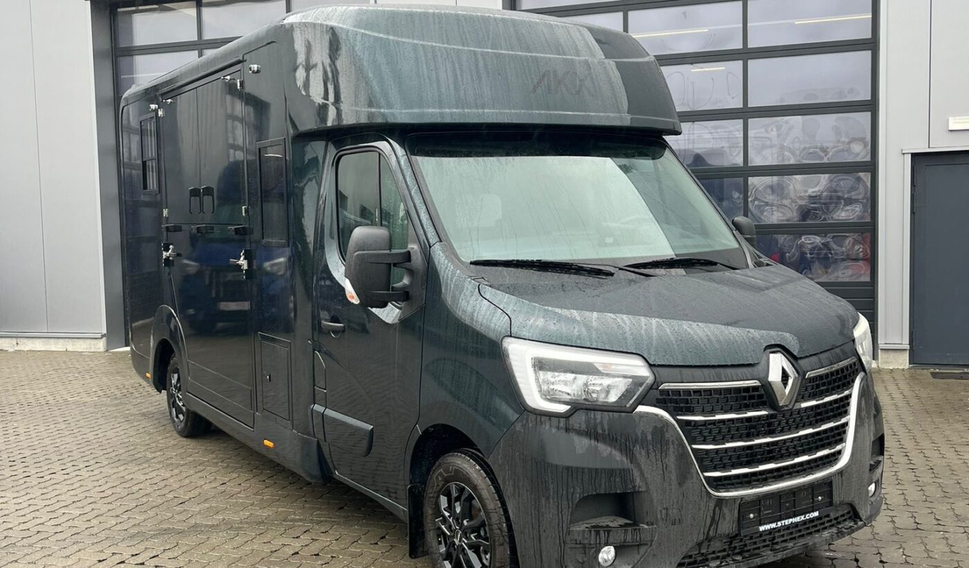 AKX 2 HORSES Renault Master 165 - Stephex Horsetrucks