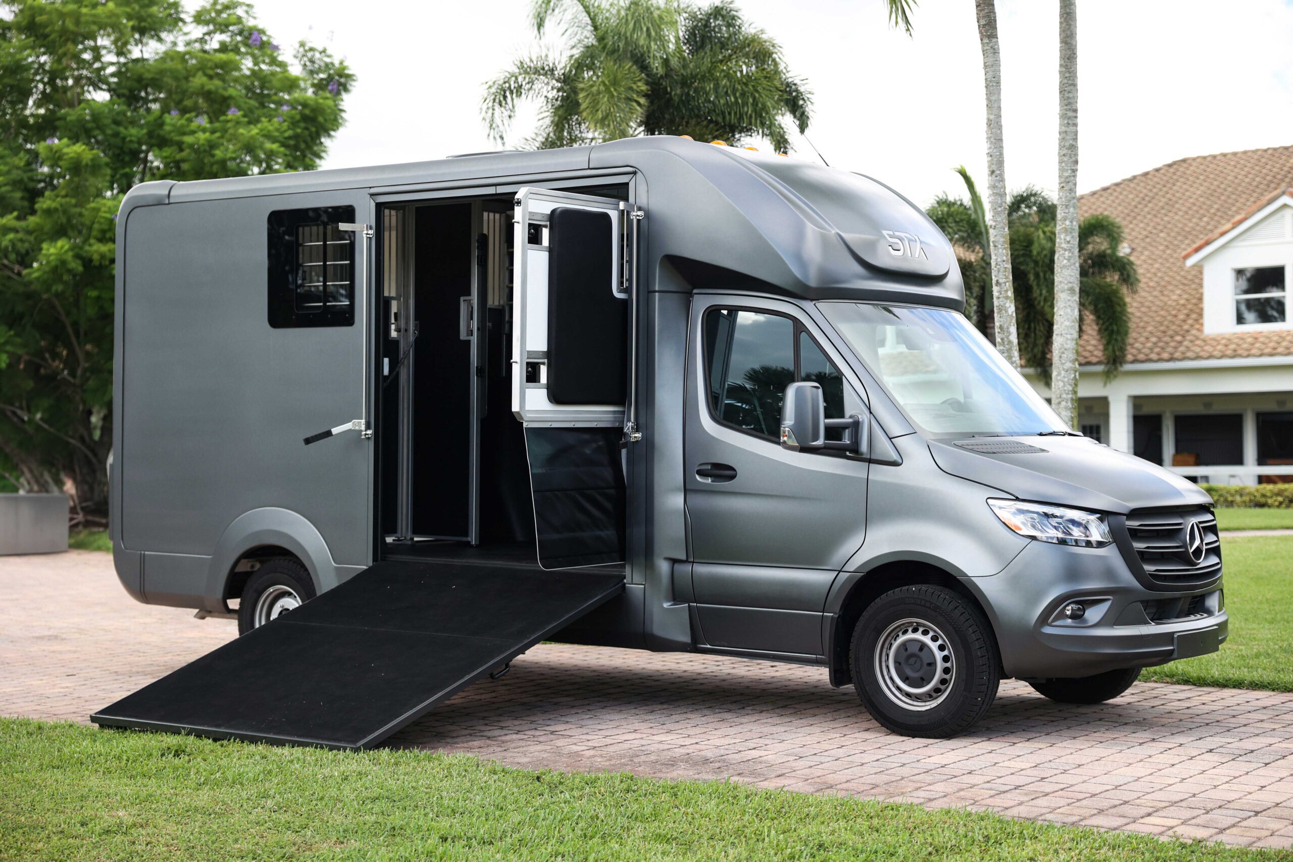 STX Mercedes Van (USA & Canada) - Stephex Horsetrucks