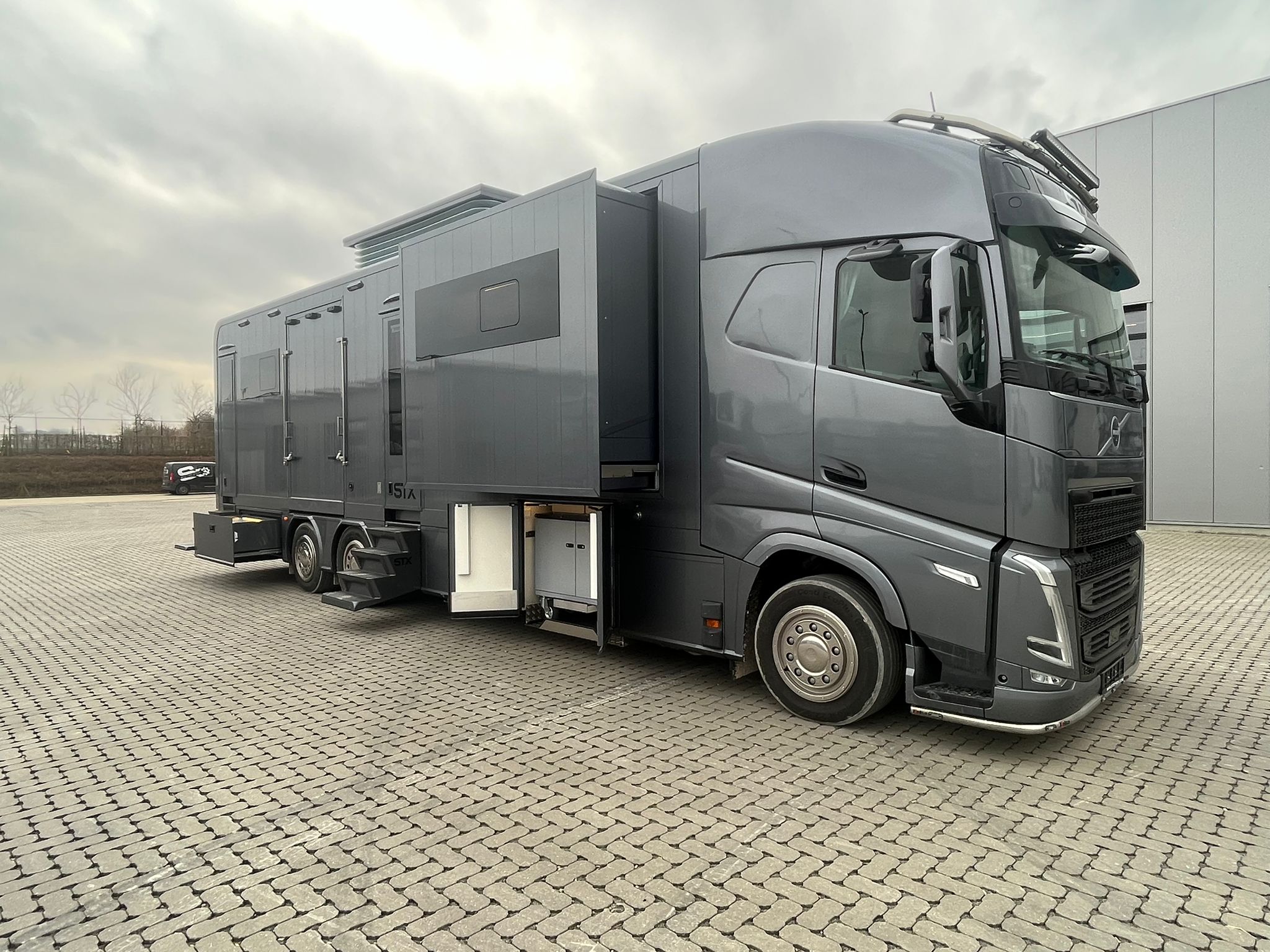 STX HORSEBOX Volvo FH 540 6 Horses - Stephex Horsetrucks