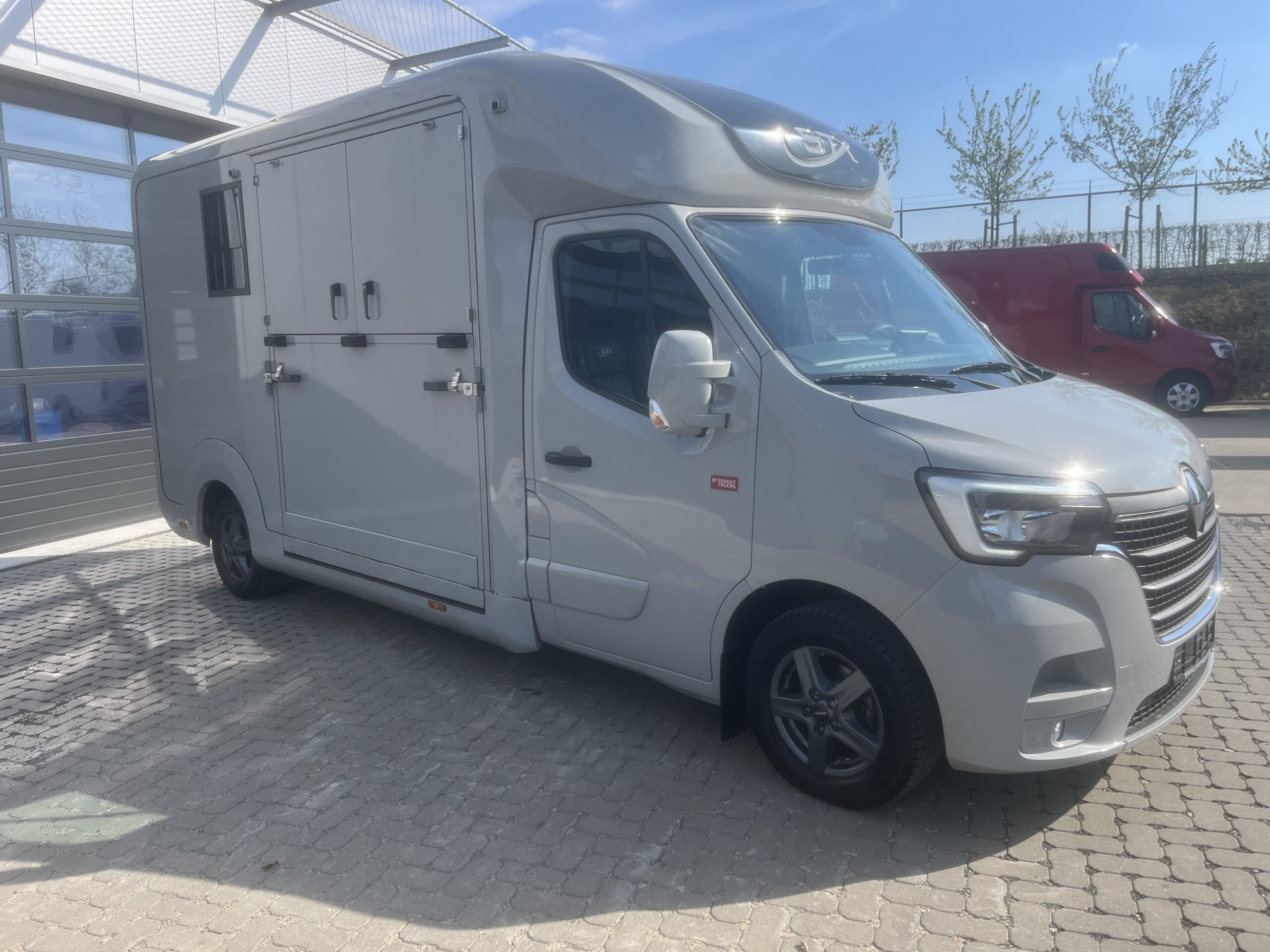 STX 2 HORSES Renault Master 165 - Stephex Horsetrucks