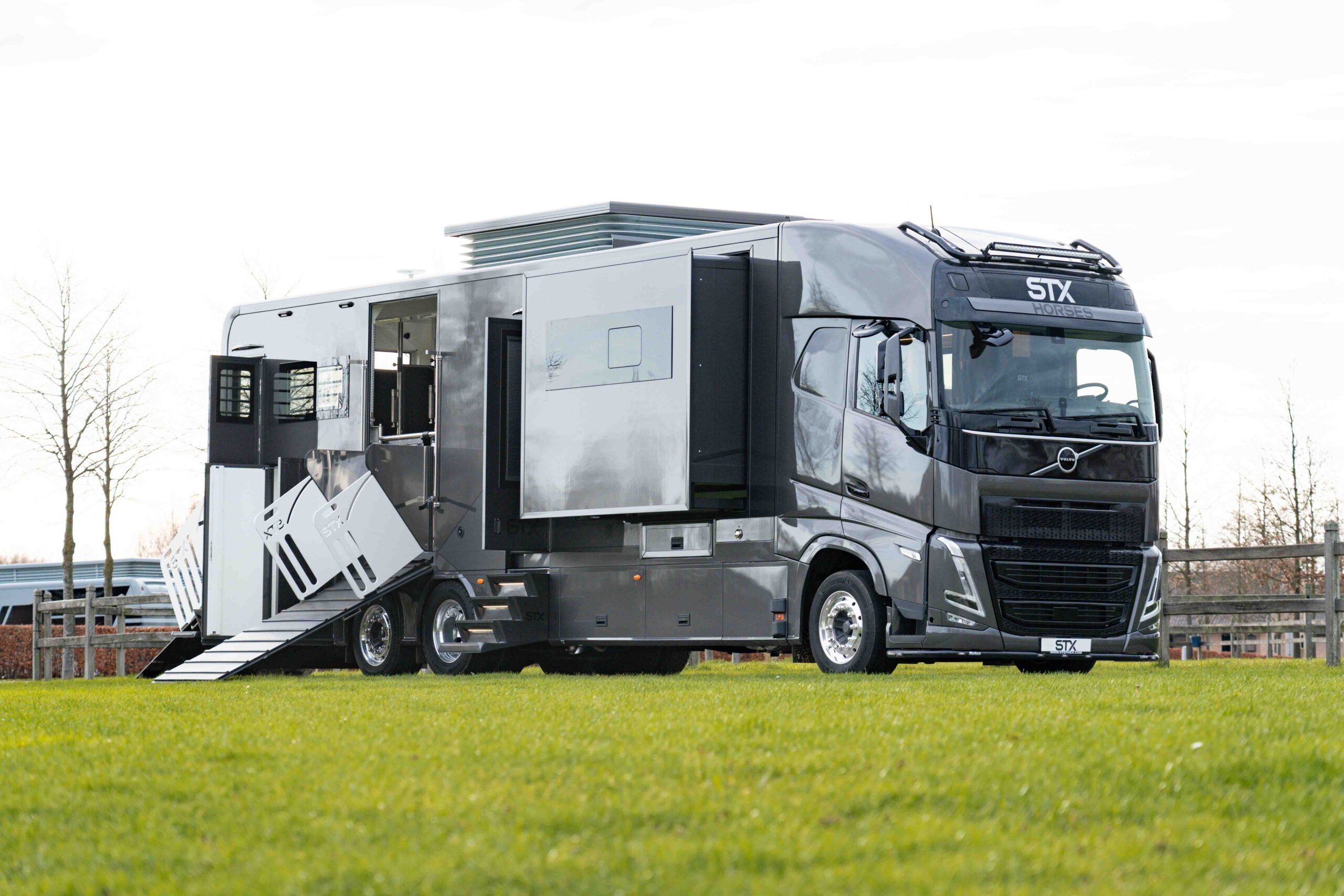 STX Volvo FH 540 - 6 Horses - Stephex Horsetrucks
