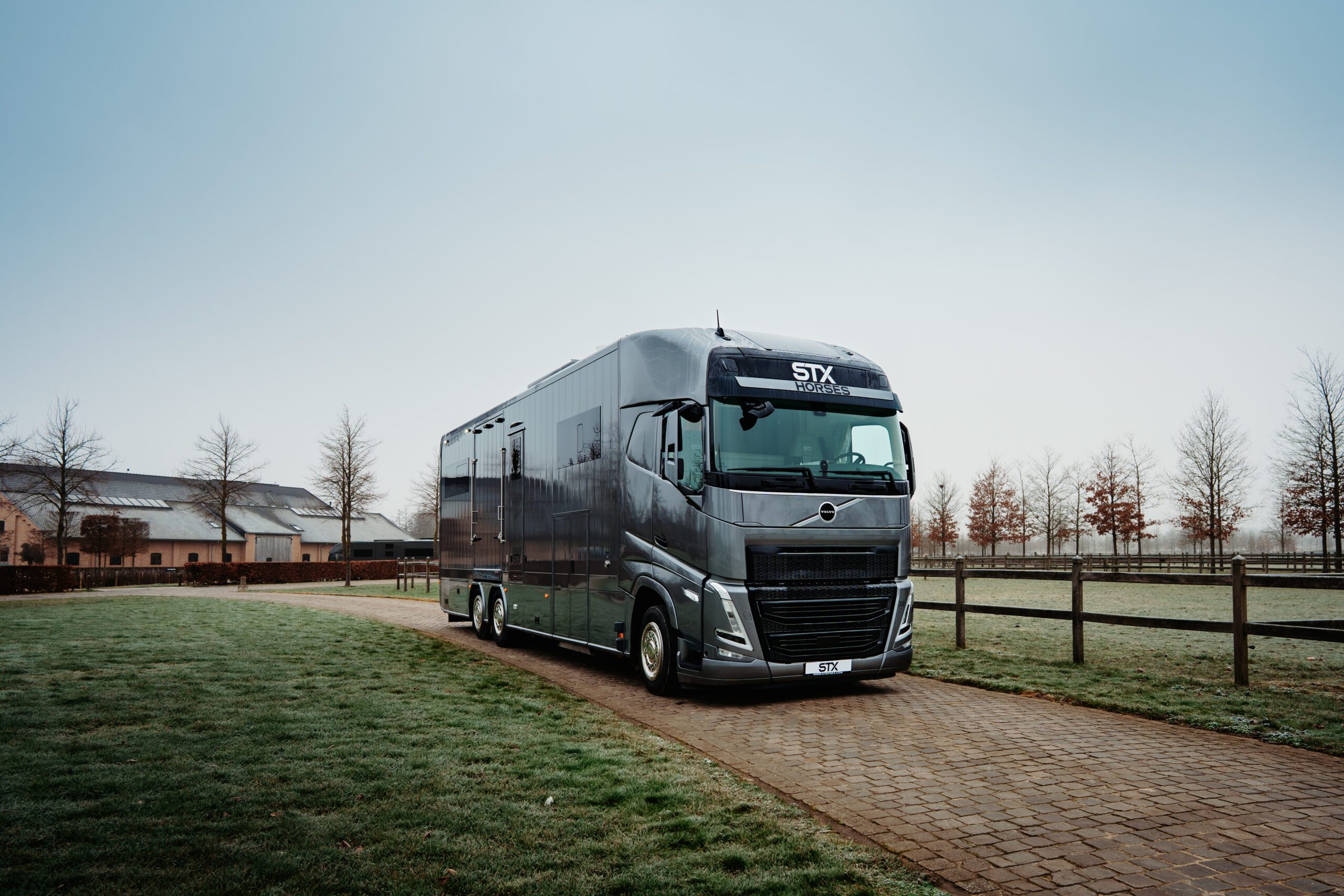 STX 777 - Volvo FH 540 - 7 Horses - Stephex Horsetrucks